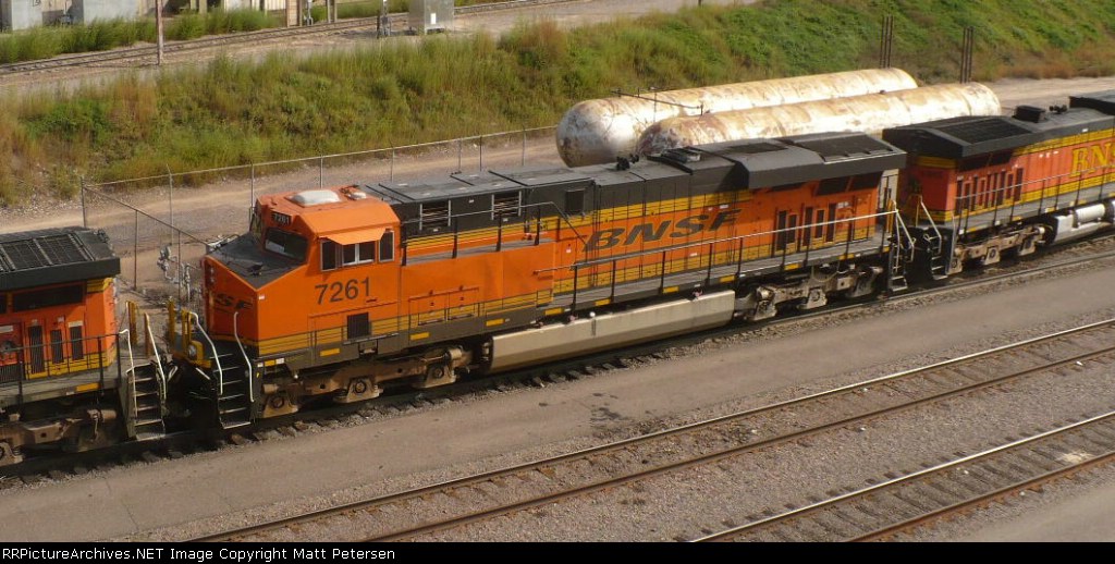 BNSF 7261